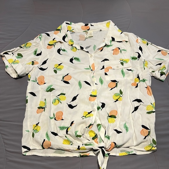 Japna | Tops | Super Cute Button Up Crop Top | Poshmark